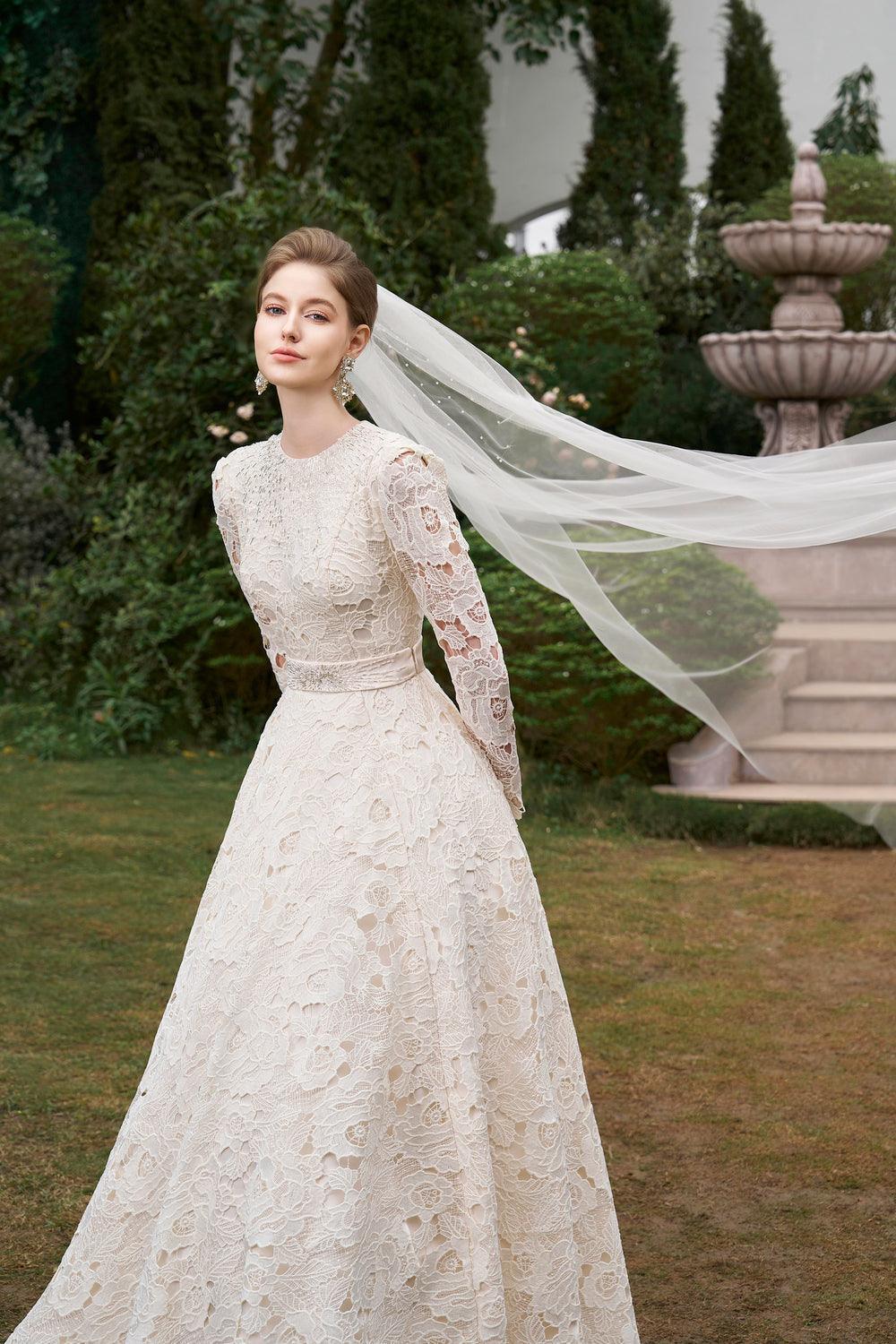Women's Cisneros Ball Gown Round Neck Silk Lace Floor Length Dress XS/S ...