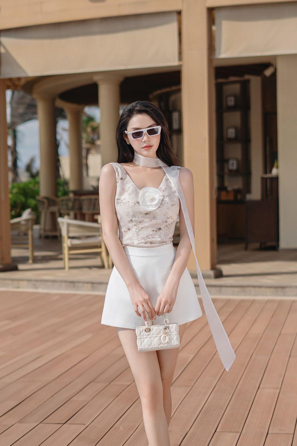 Jerra Straight Welt Pocket Burlap Mini Shorts | MEAN BLVD