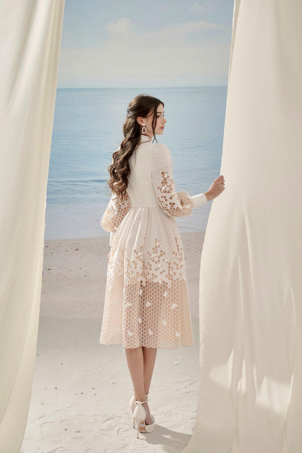 Women's Sadra Dempsey A-line Bishop Sleeved Cotton Lace Midi Dress S/M ...