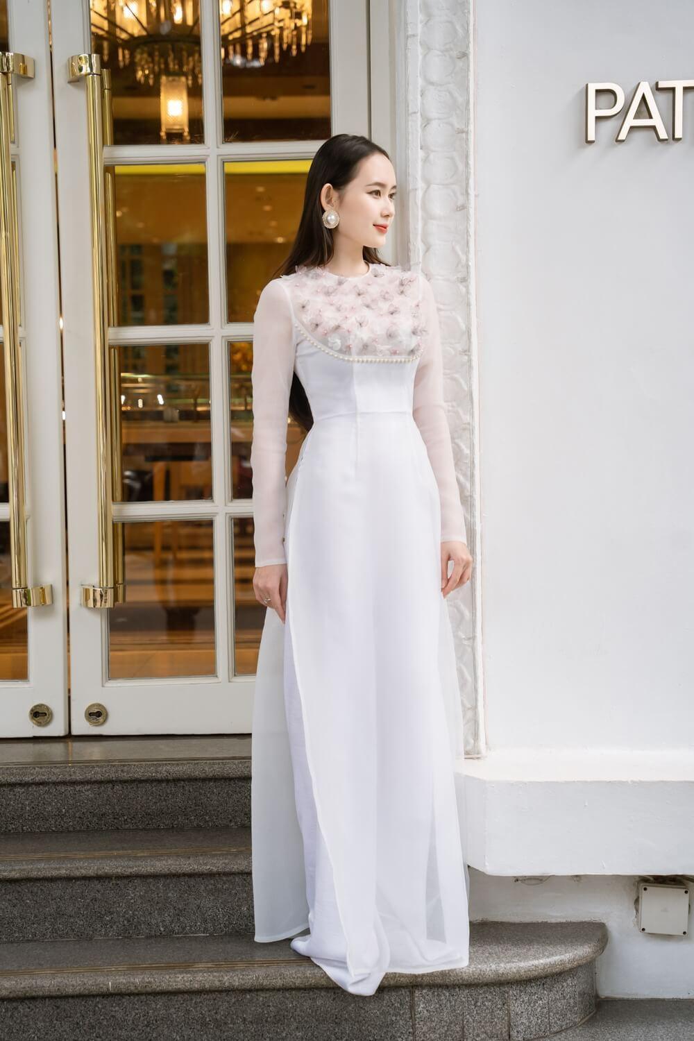 Isabelle Fitted Flower Applique Organza Long Length Ao Dai | MEAN BLVD