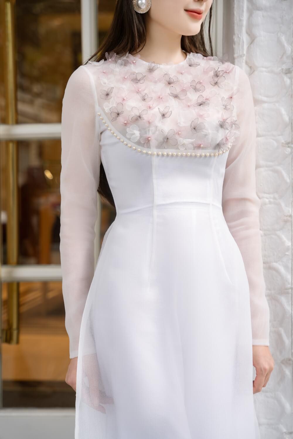 Isabelle Fitted Flower Applique Organza Long Length Ao Dai | MEAN BLVD