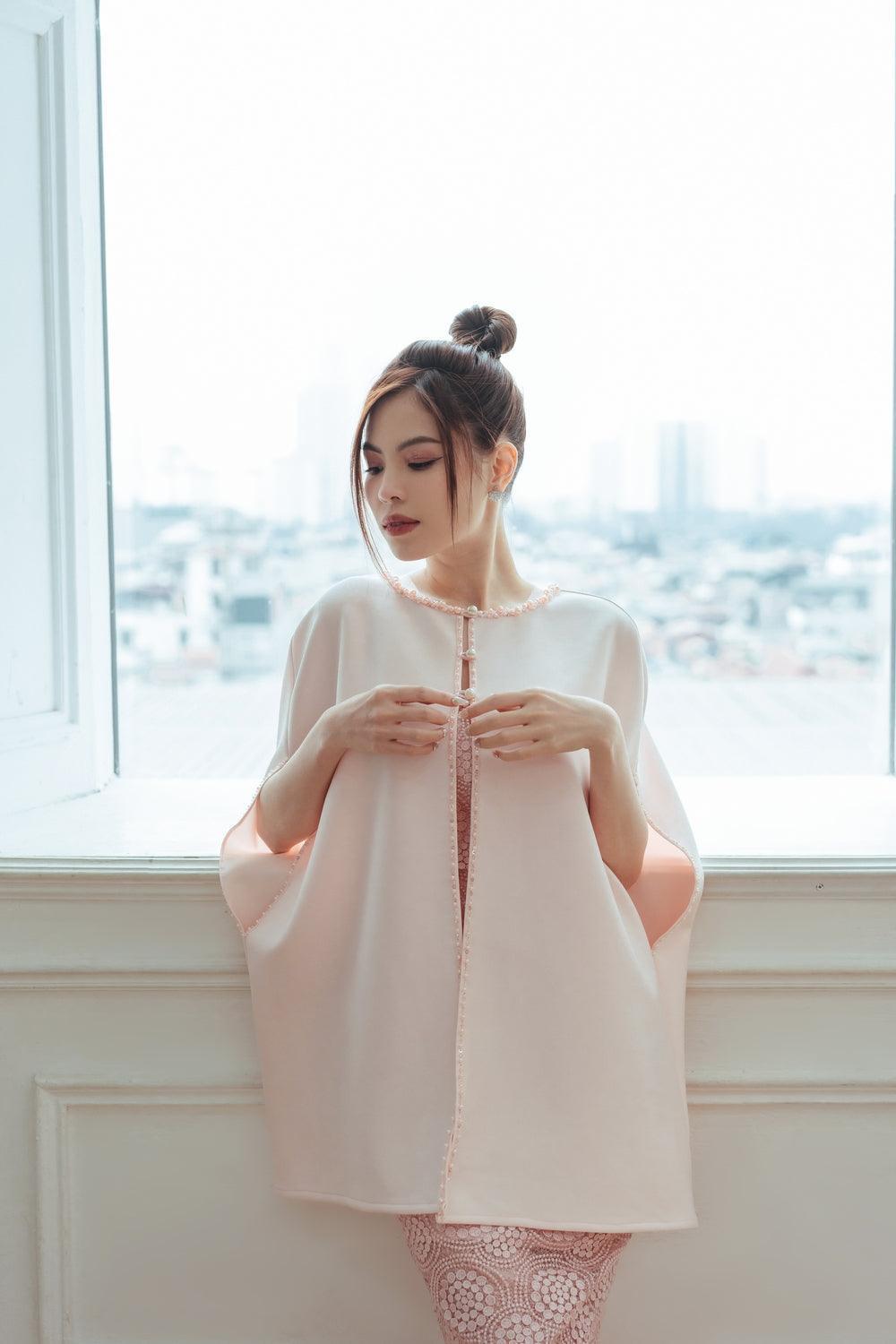 Women's Ruby Straight Round Neck Synthetic Cape Freesize Pink MEAN BLVD