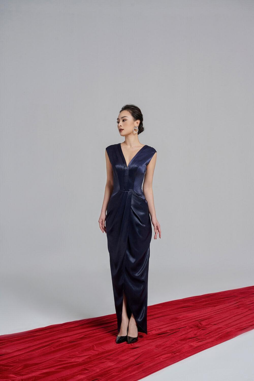 Topaz V-Neck Dress – MEAN BLVD