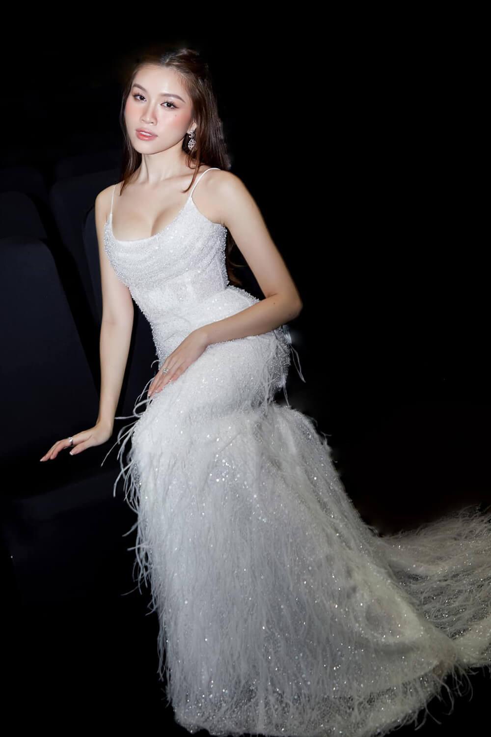 Women's Zelda Mermaid Camisole Lace Extra Long Length Dress S/M/L White ...